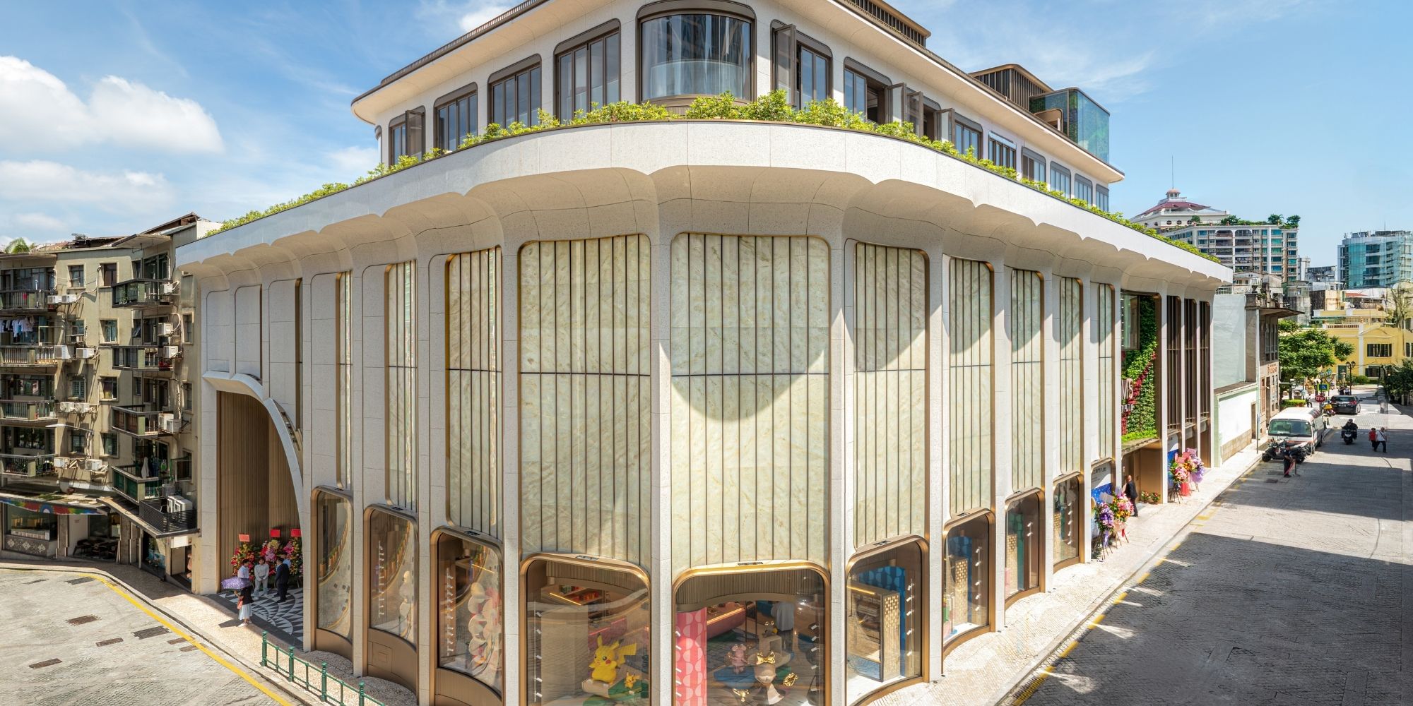 主頁 | M8 | 澳門文化商業地標 | 位處聯合國教科文組織評定的世界文化遺產－澳門歷史城區之核心區內， 位於議事亭前地沿羅結地巷50米處。